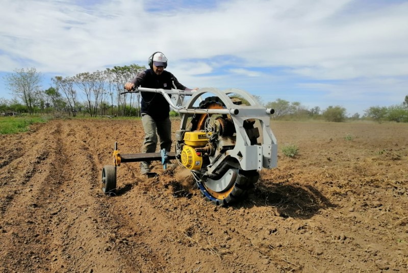 Se presento el tractor multipropósito para las familias agropecuarias ...